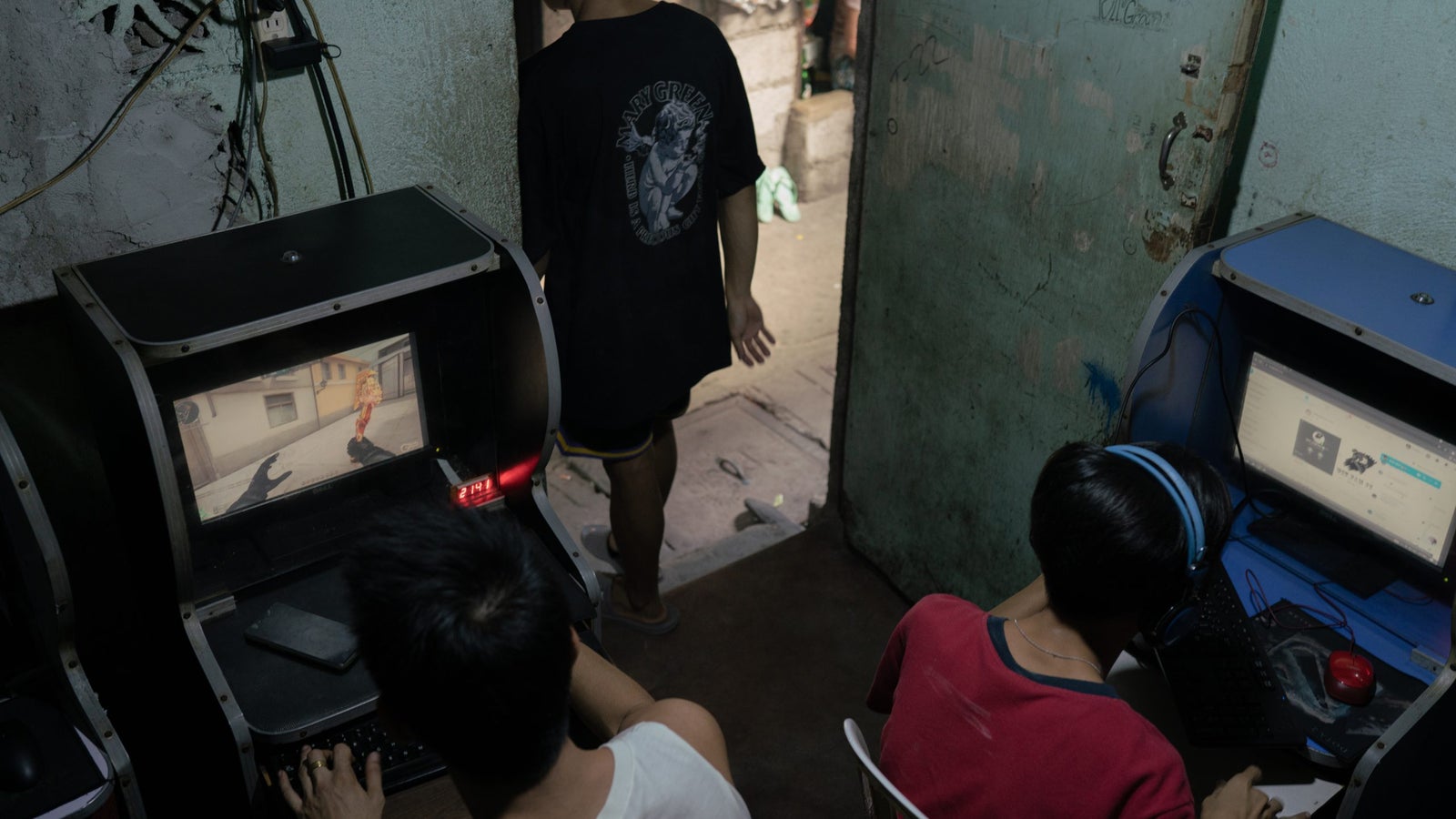 These vending machines sell internet access five minutes at a time ...