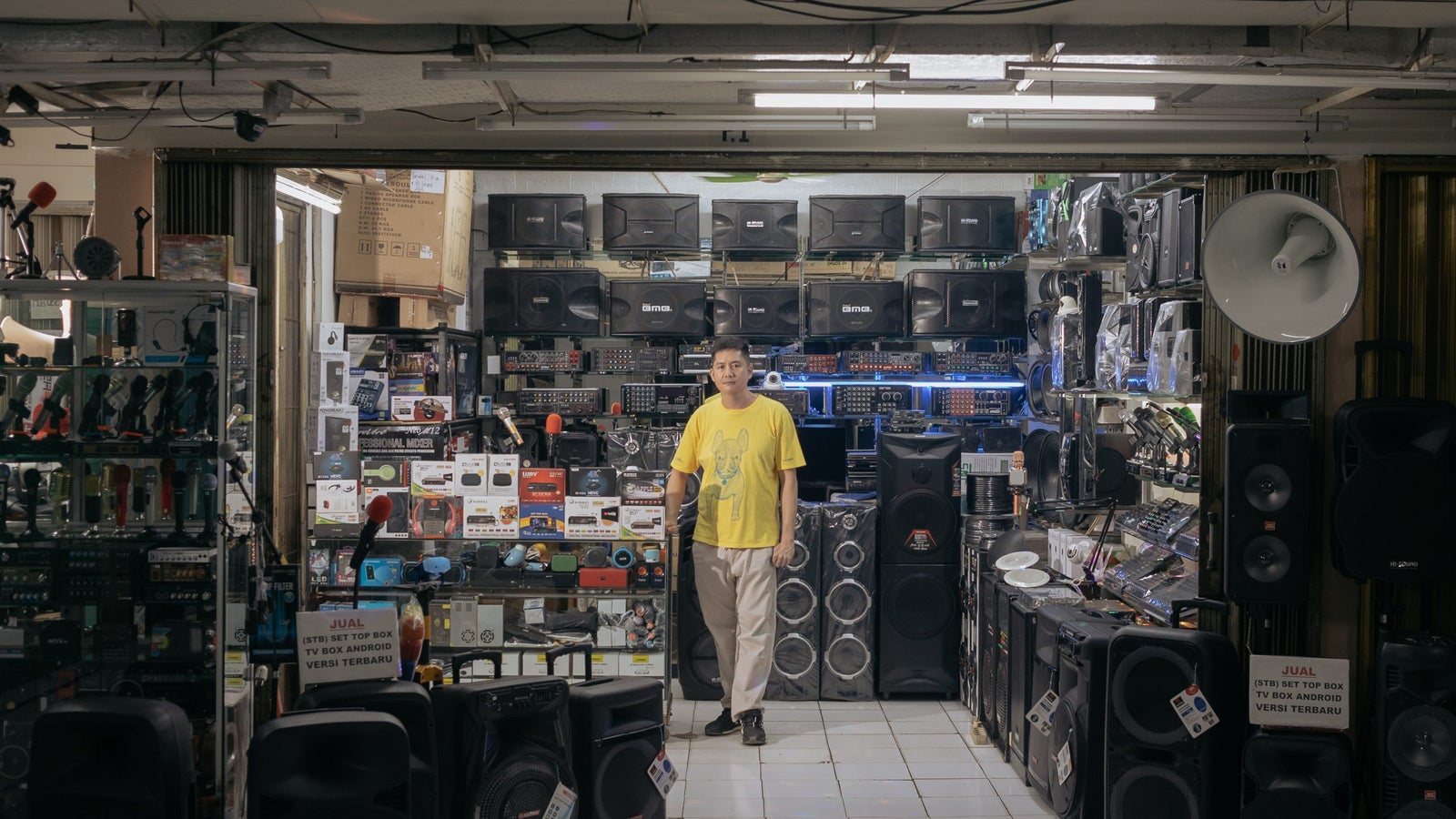 Jakarta’s once-booming electronics market Glodok is a ghost town - Rest ...