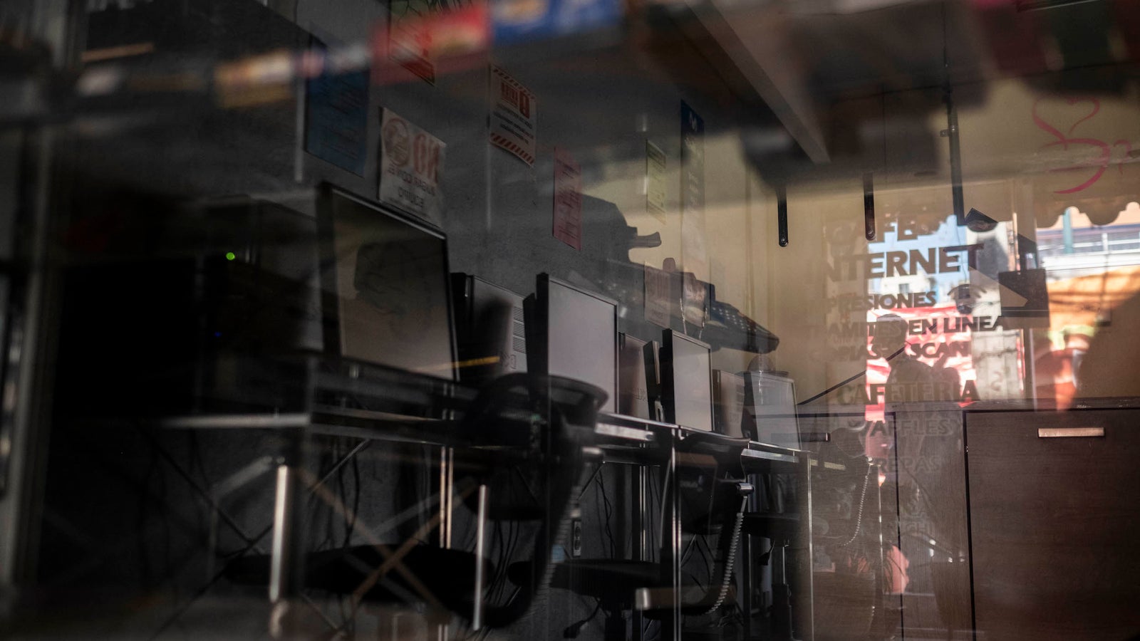 Mexico City’s internet cafes double as day-care centers - Rest of World