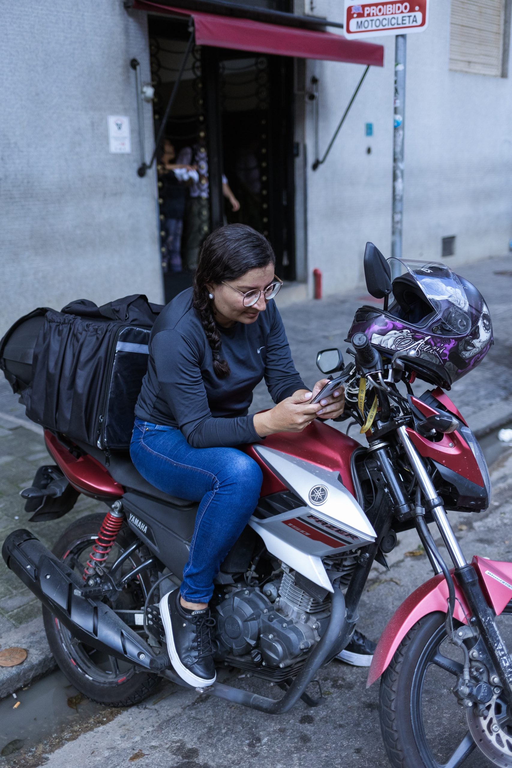 Catching a break: How gig workers find rest - Rest of World