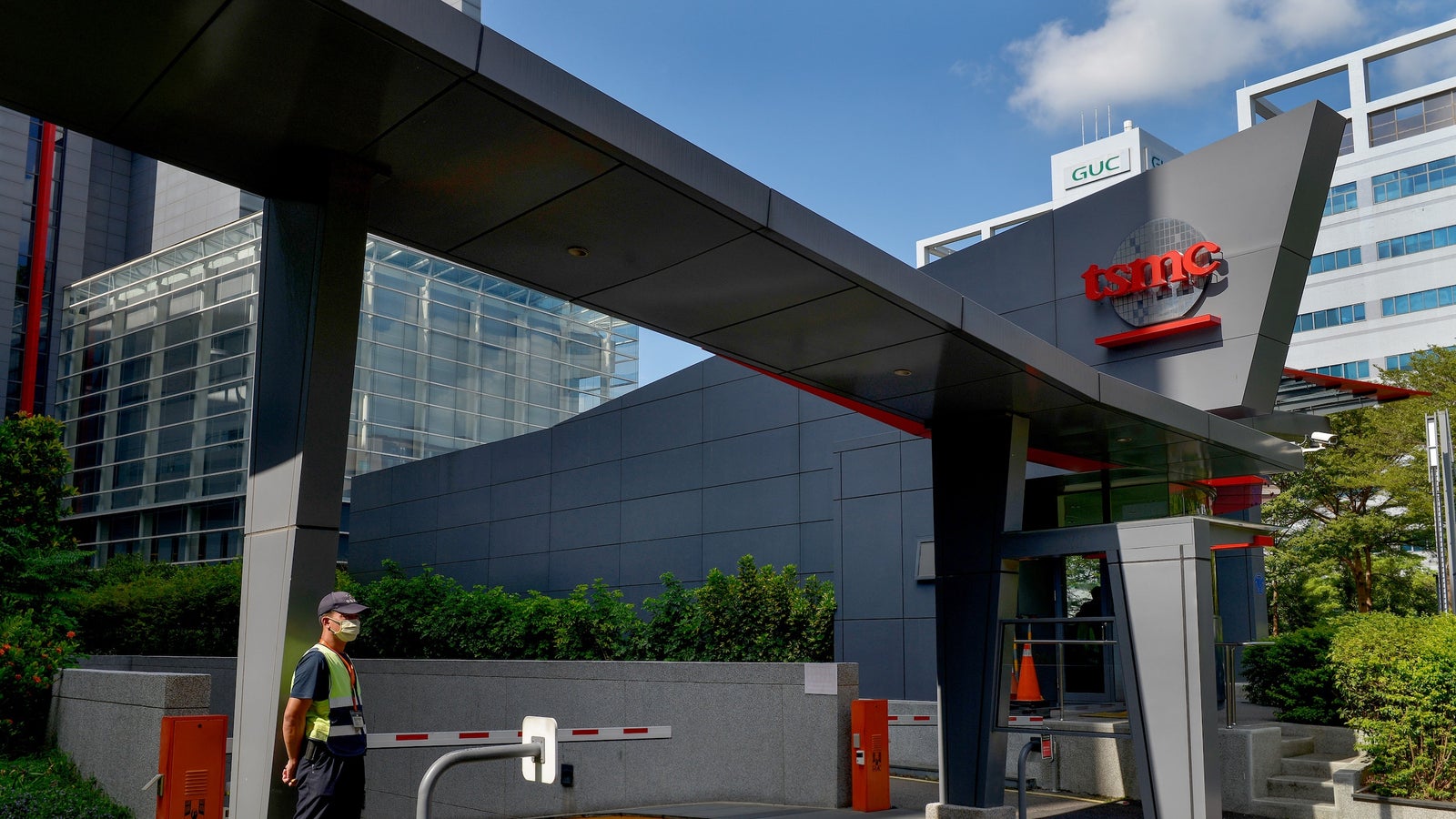 Inside TSMC’s Phoenix, Arizona expansion struggles - Rest of World