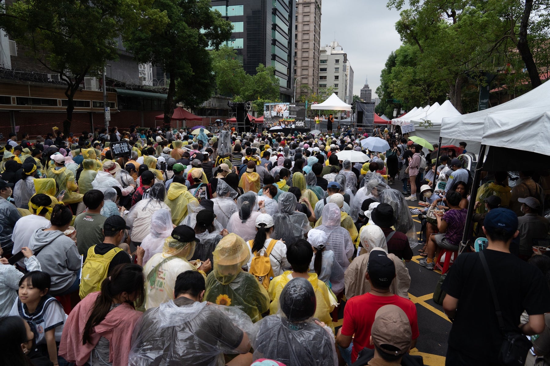 Who actually uses Instagram’s Threads app? Taiwanese protestors - Rest ...