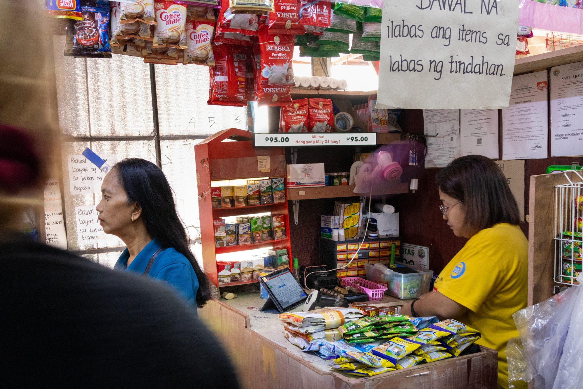 Filipino startups help digitize corner stores - Rest of World