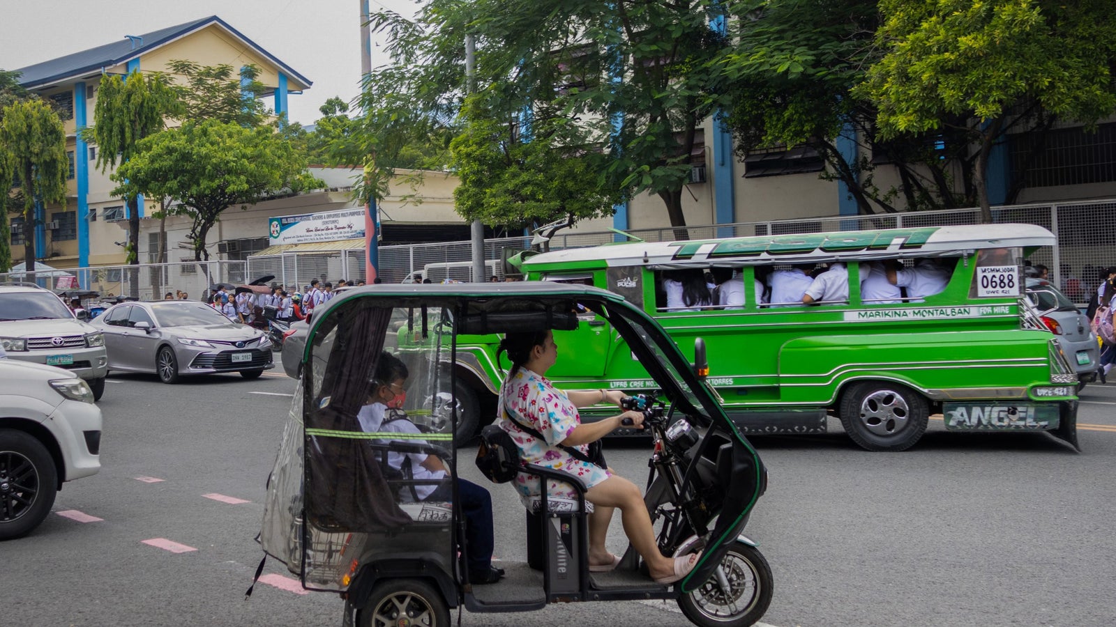 Electric trikes in the Philippines outpace government regulations ...