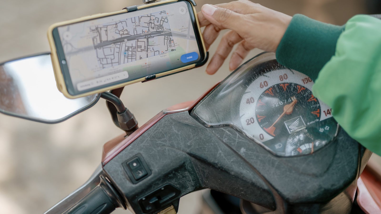 Grab challenges Google Maps in Southeast Asia with hyperlocal mapping ...