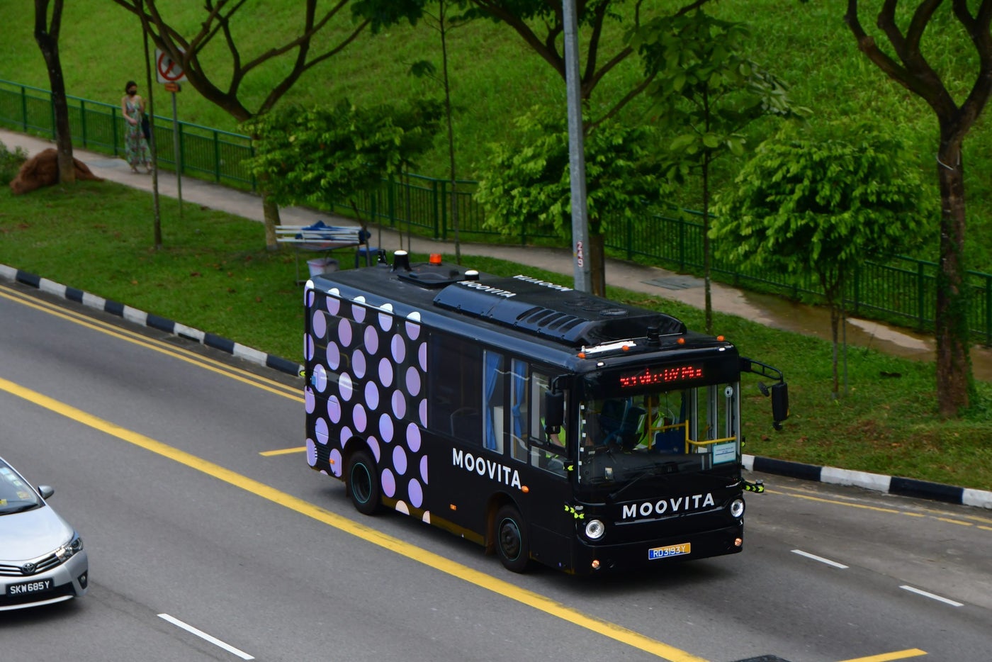 Singapore deploys more self-driving vehicles to ease labor shortages ...