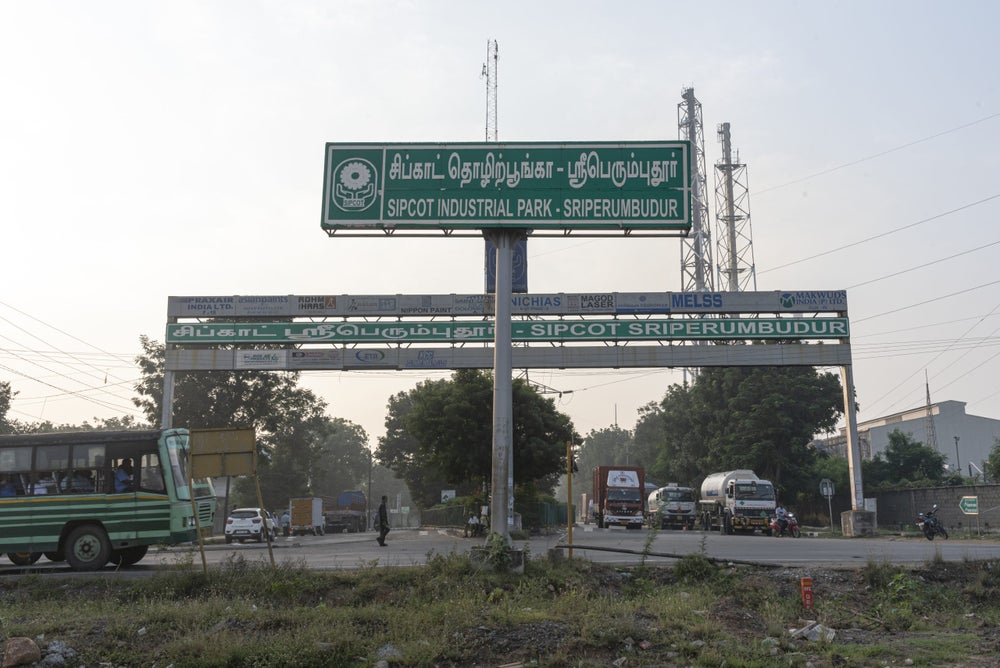 Foxconn stops sending Chinese workers to India iPhone factories - Rest ...