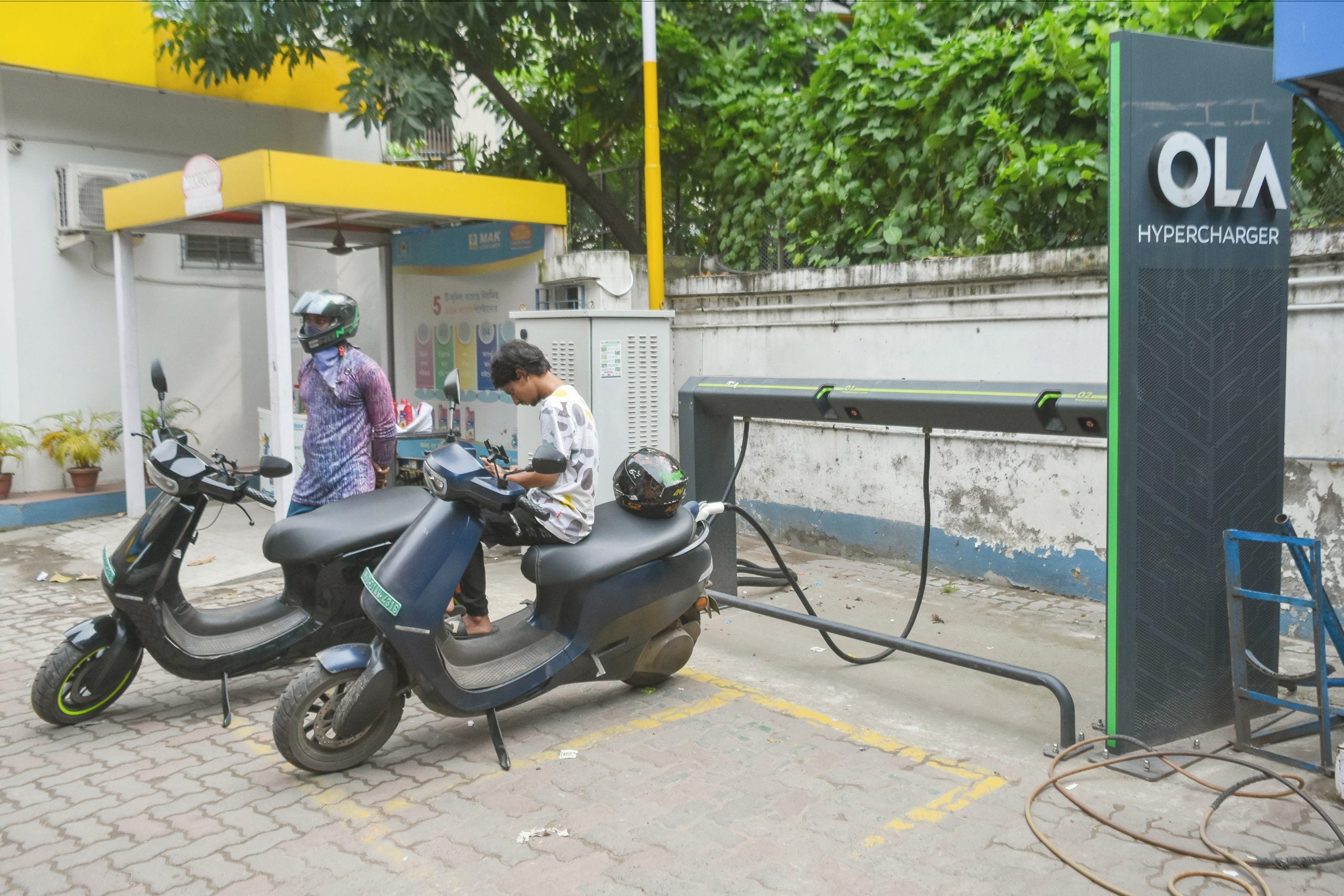 Bhavish Aggarwal’s Ola is falling behind in India’s EV race - Rest of World