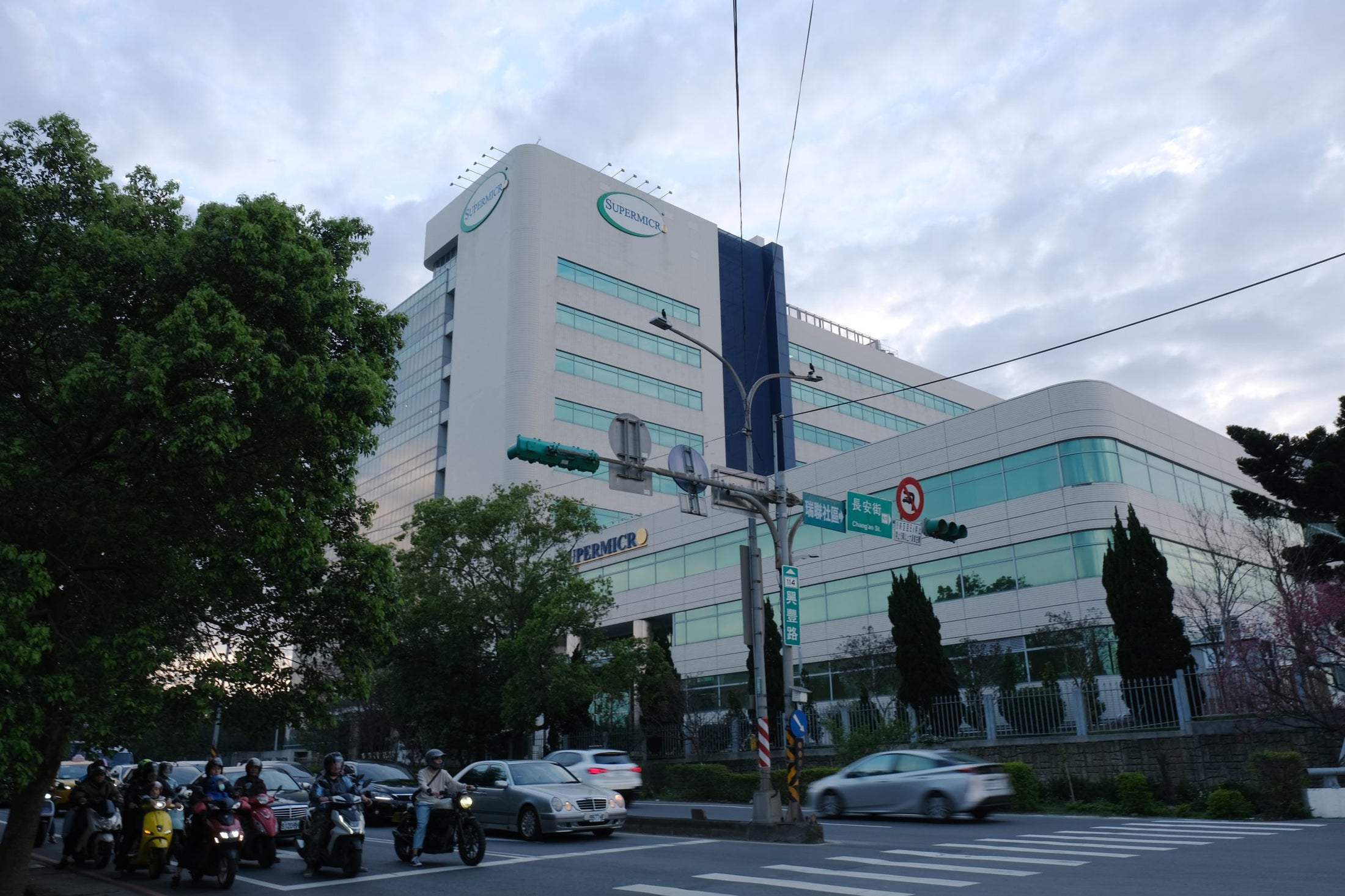 Filipino workers face abuse in Taiwan’s booming chip industry - Rest of ...