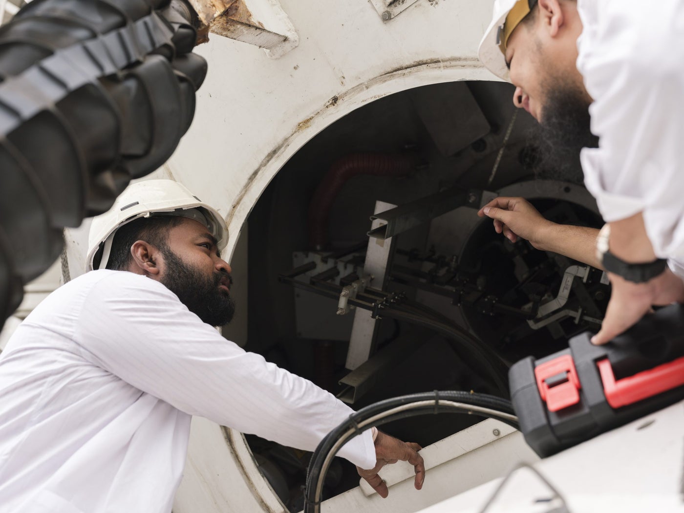 Why Bangladesh’s unlikely satellite engineers are still waiting for liftoff - Rest of World