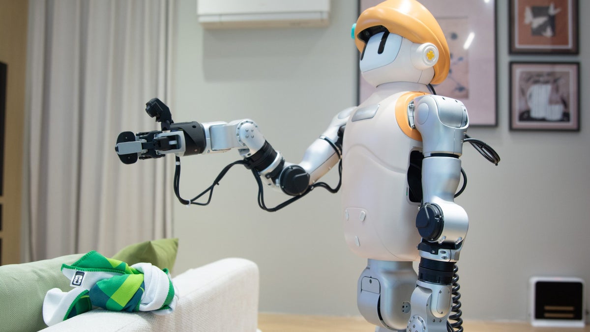 How China is using human labor to win the humanoid robot data race ...